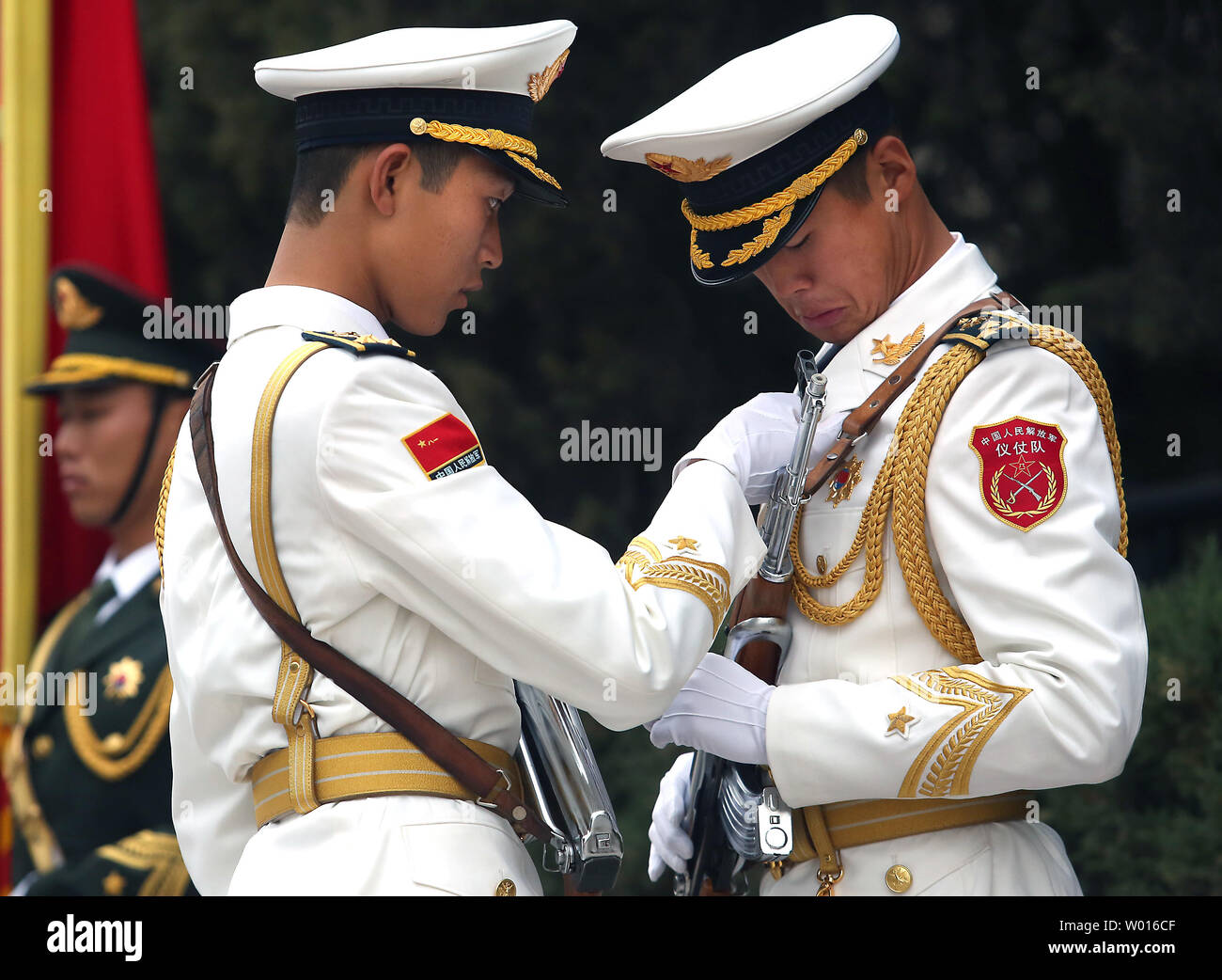 China honor guard training hi-res stock photography and images - Alamy