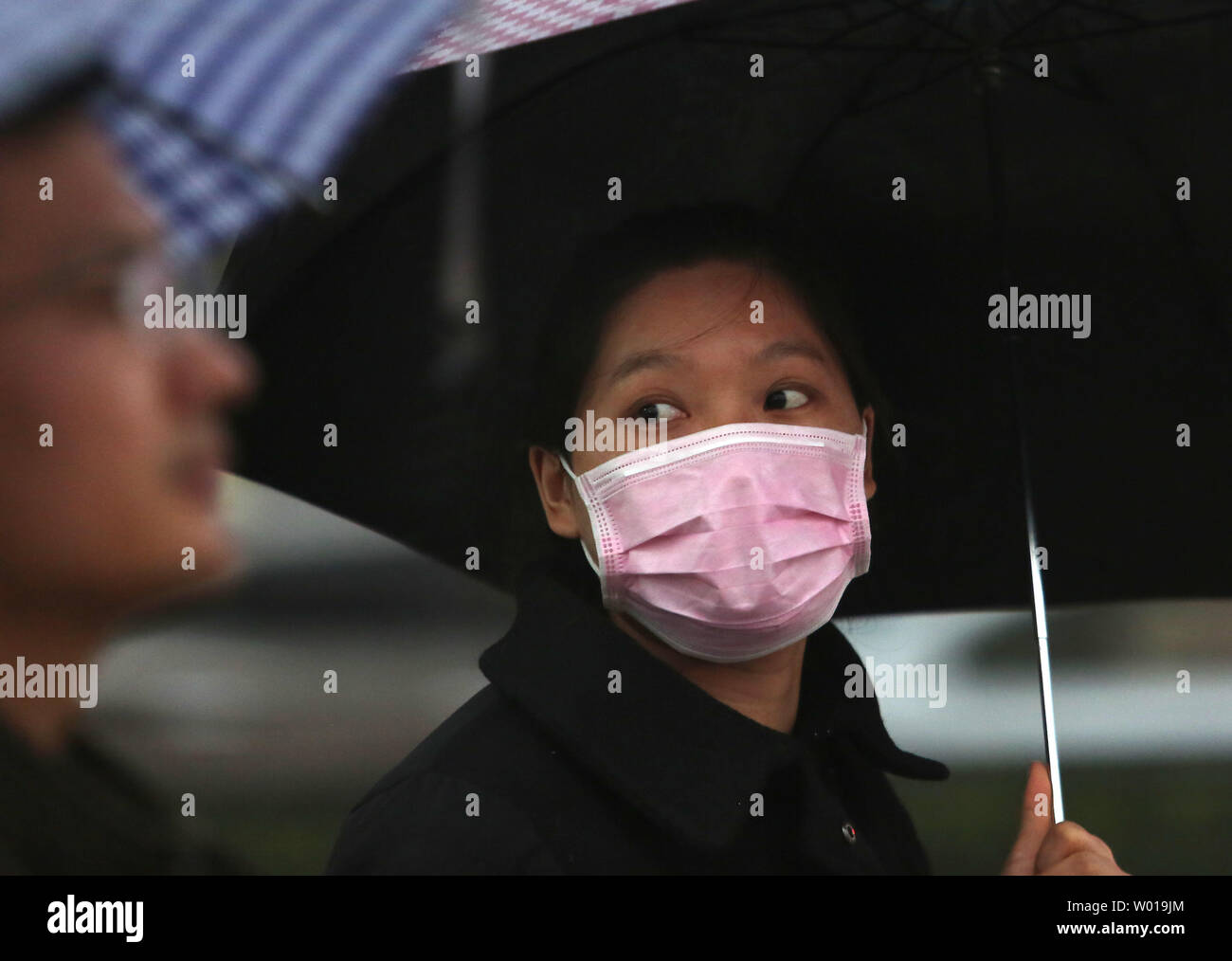 Chinese wear face masks as hazardous pollution hangs over central ...