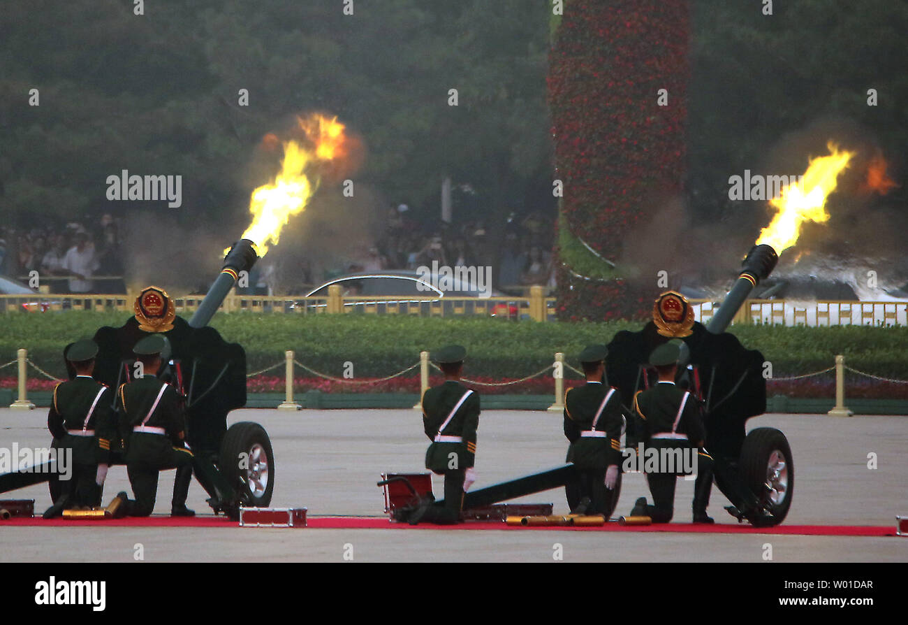 Military fires hi-res stock photography and images - Alamy