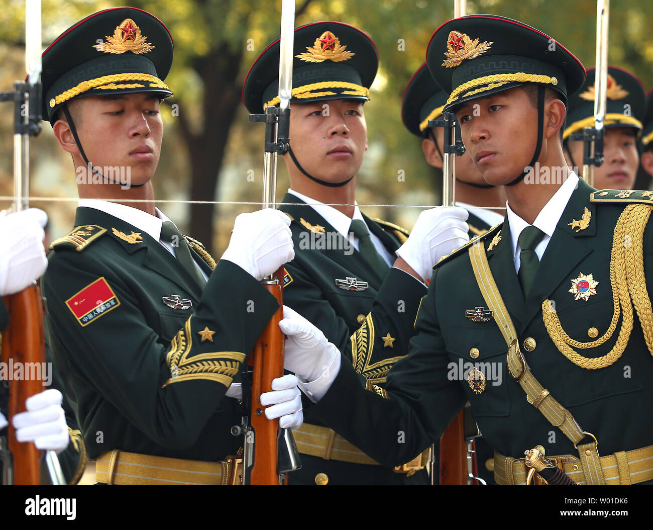 President xi jinping army hi-res stock photography and images - Alamy
