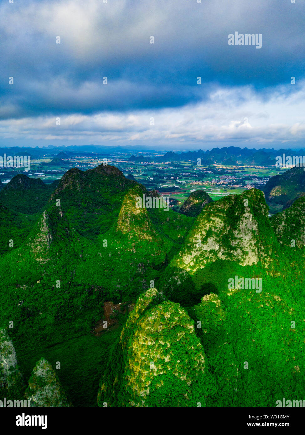 Ten li galleries hi-res stock photography and images - Alamy