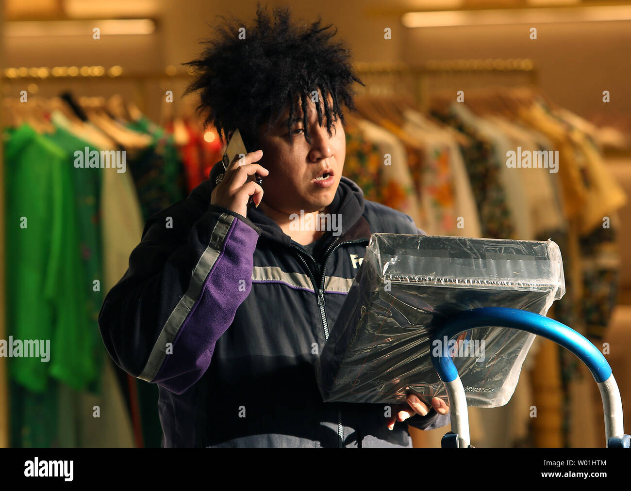 Fedex Package White High Resolution Stock Photography and Images - Alamy