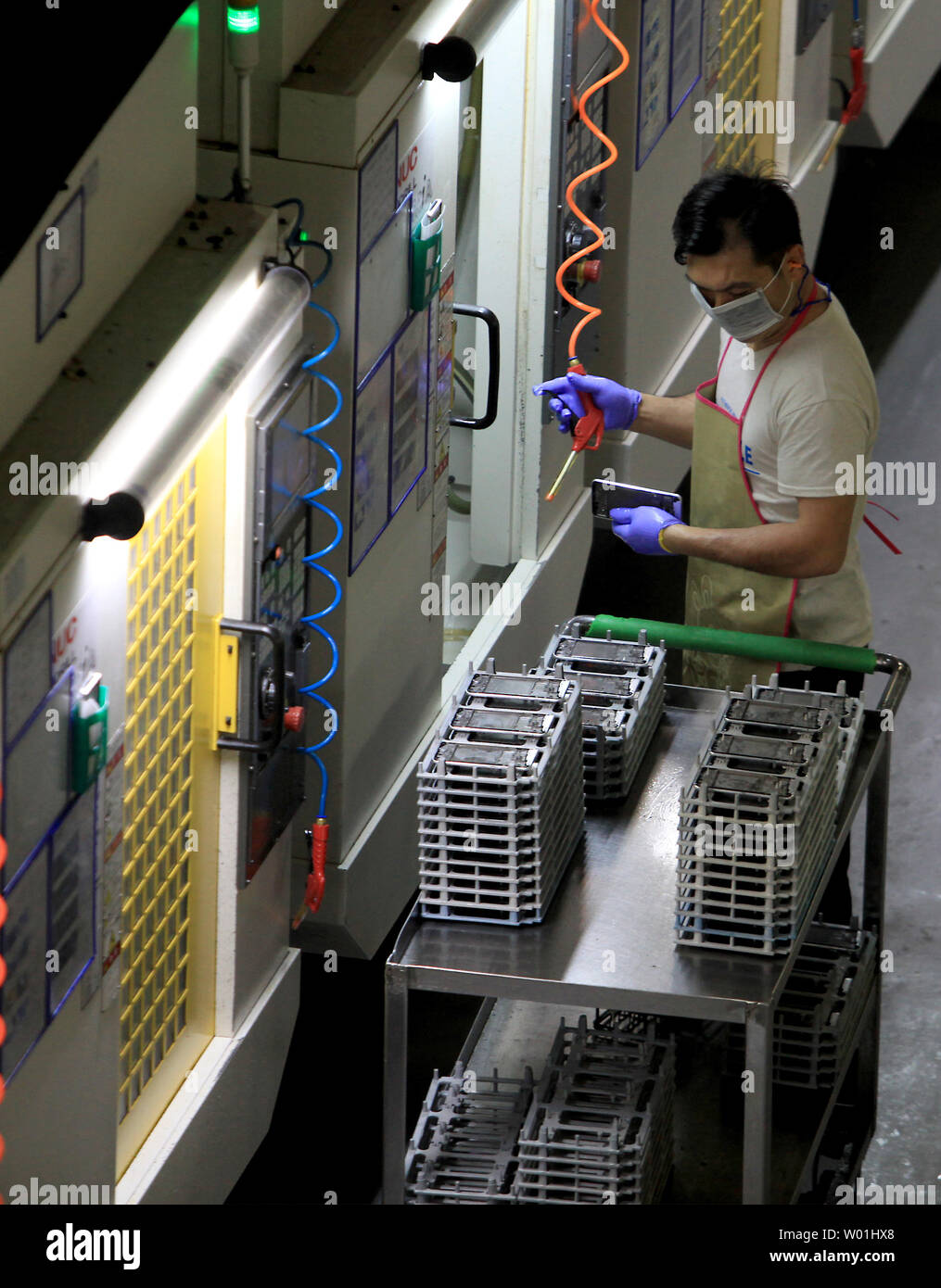 Samsung employees hi-res stock photography and images - Alamy