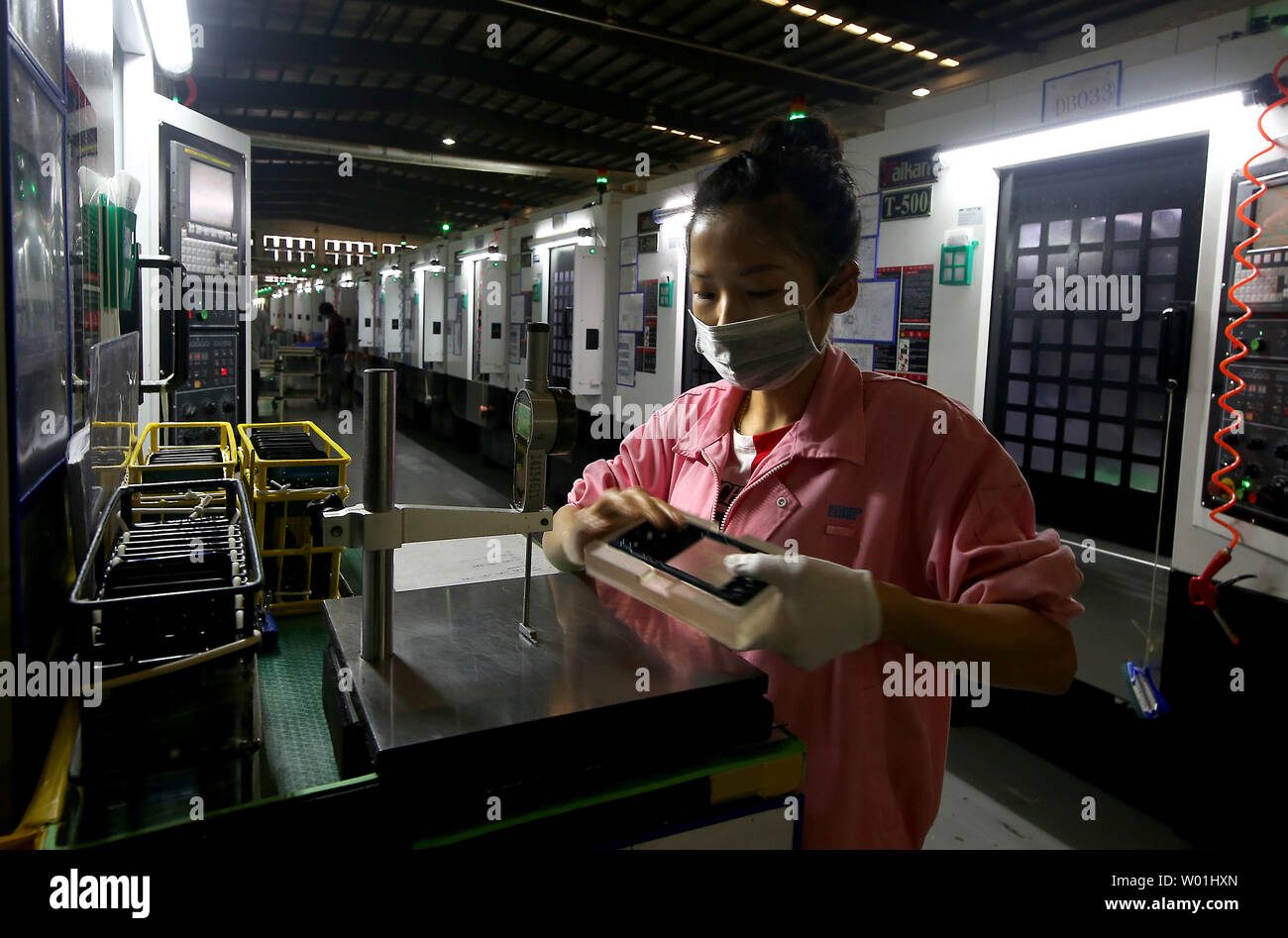 Huawei tariffs hi-res stock photography and images - Alamy