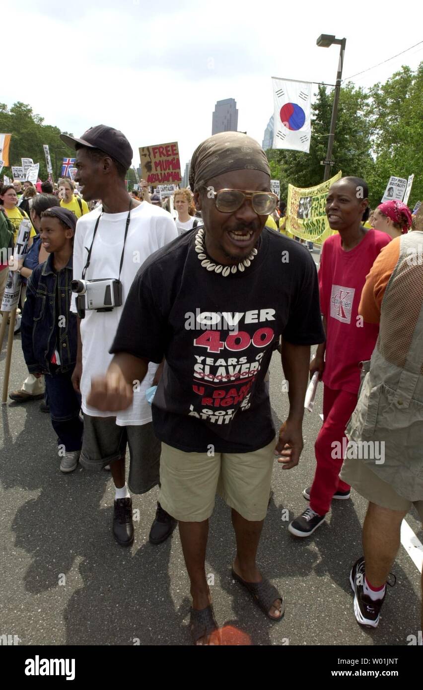 PHI2000073016 - PHILADELPHIA, PENNSYLVANIA, USA : July 30, 2000. Lee ...