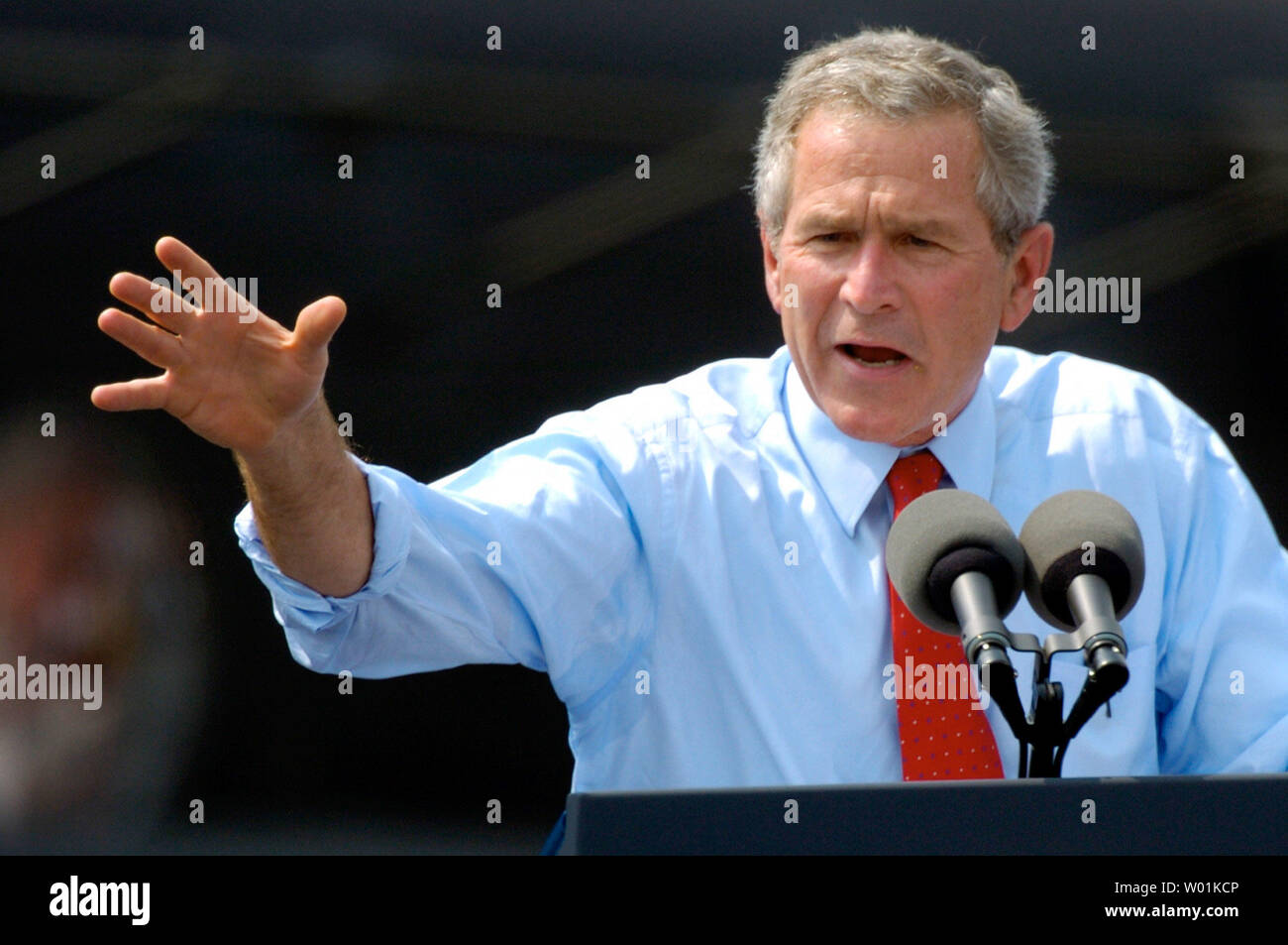 President George Bush delivers a campaign speech at the Boeing Plant in ...