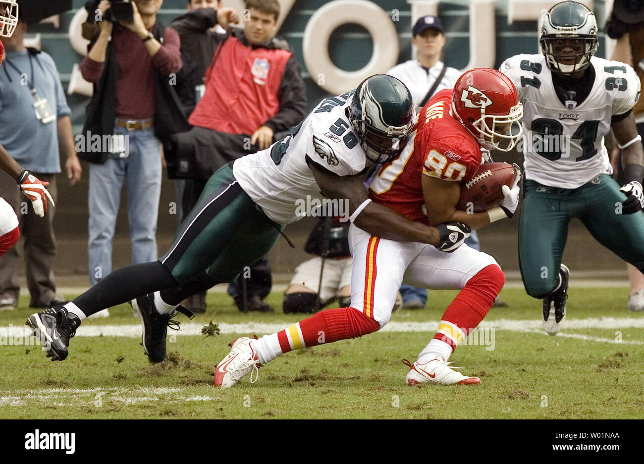 Philadelphia Eagles linebacker Omar Gaither drags down Kansas City ...
