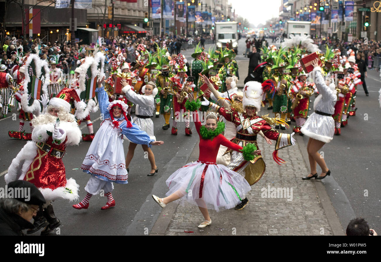 Irish mummers hi-res stock photography and images - Alamy