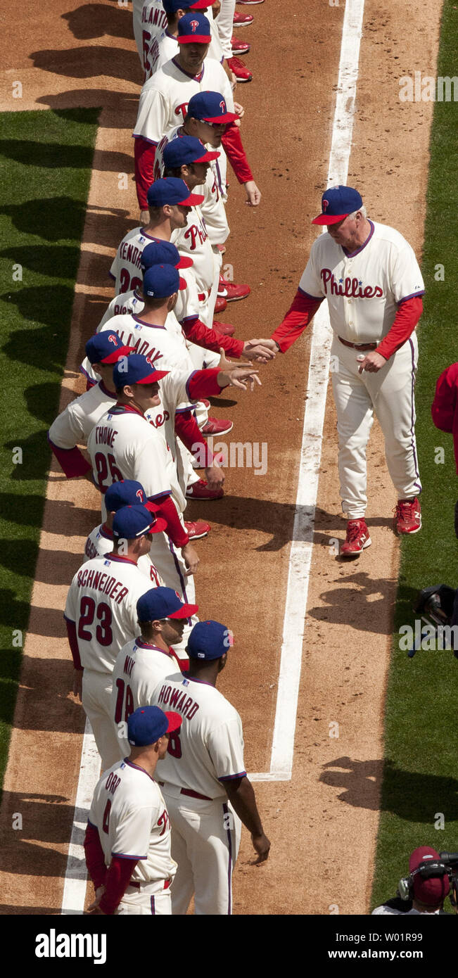 Phillies manager charlie manuel hands hi-res stock photography and ...
