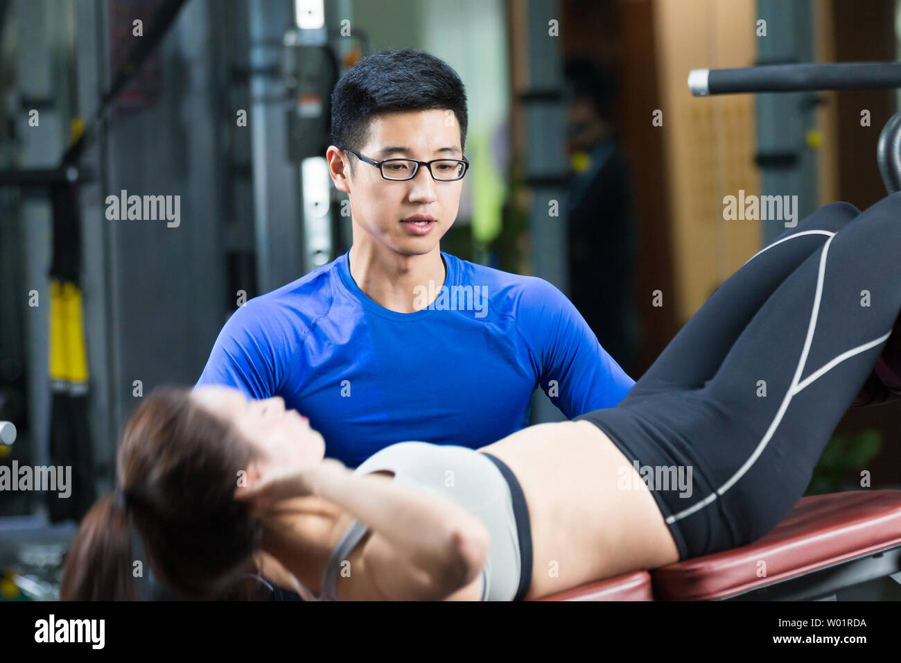 Group of people working out gym hi-res stock photography and images - Alamy