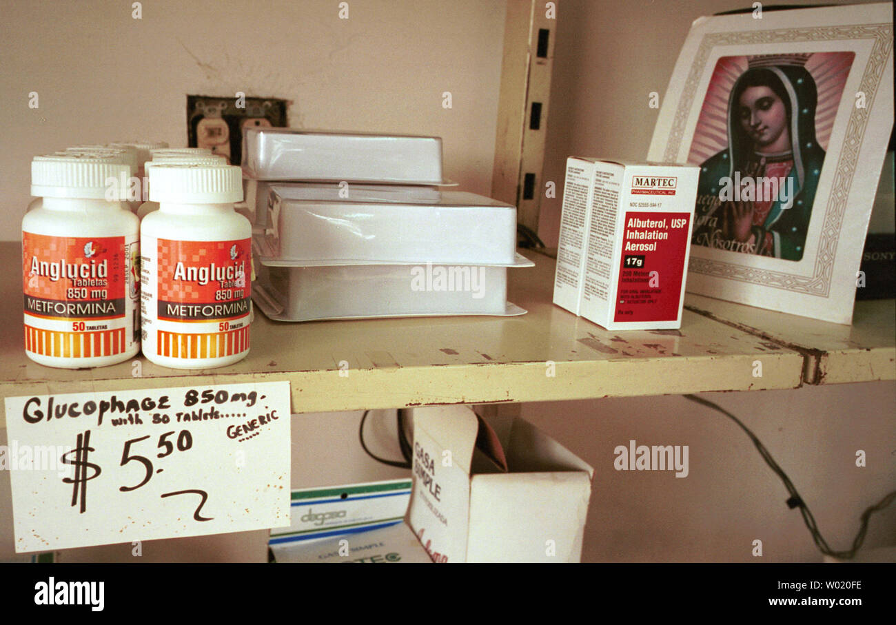 Pharmacy mexico drugs prescription hi-res stock photography and images ...