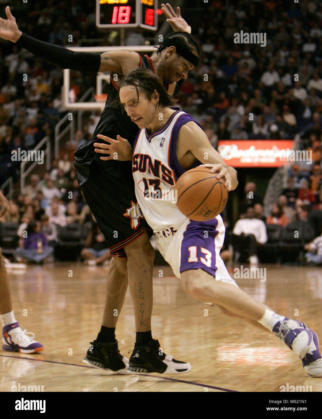 Philadelphia 76ers allen iverson hi-res stock photography and images ...