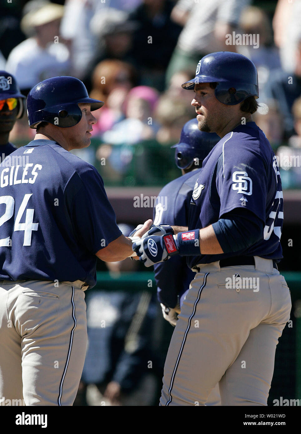 Mike piazza plate hi-res stock photography and images - Alamy