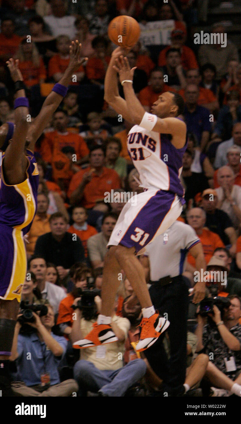 Baseline jumper hi-res stock photography and images - Alamy