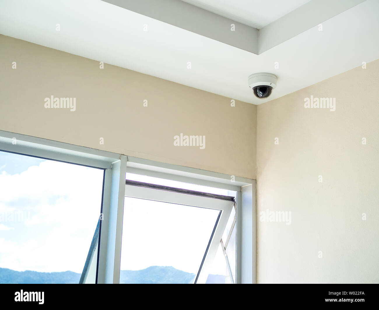 Camera on ceiling hi-res stock photography and images - Alamy