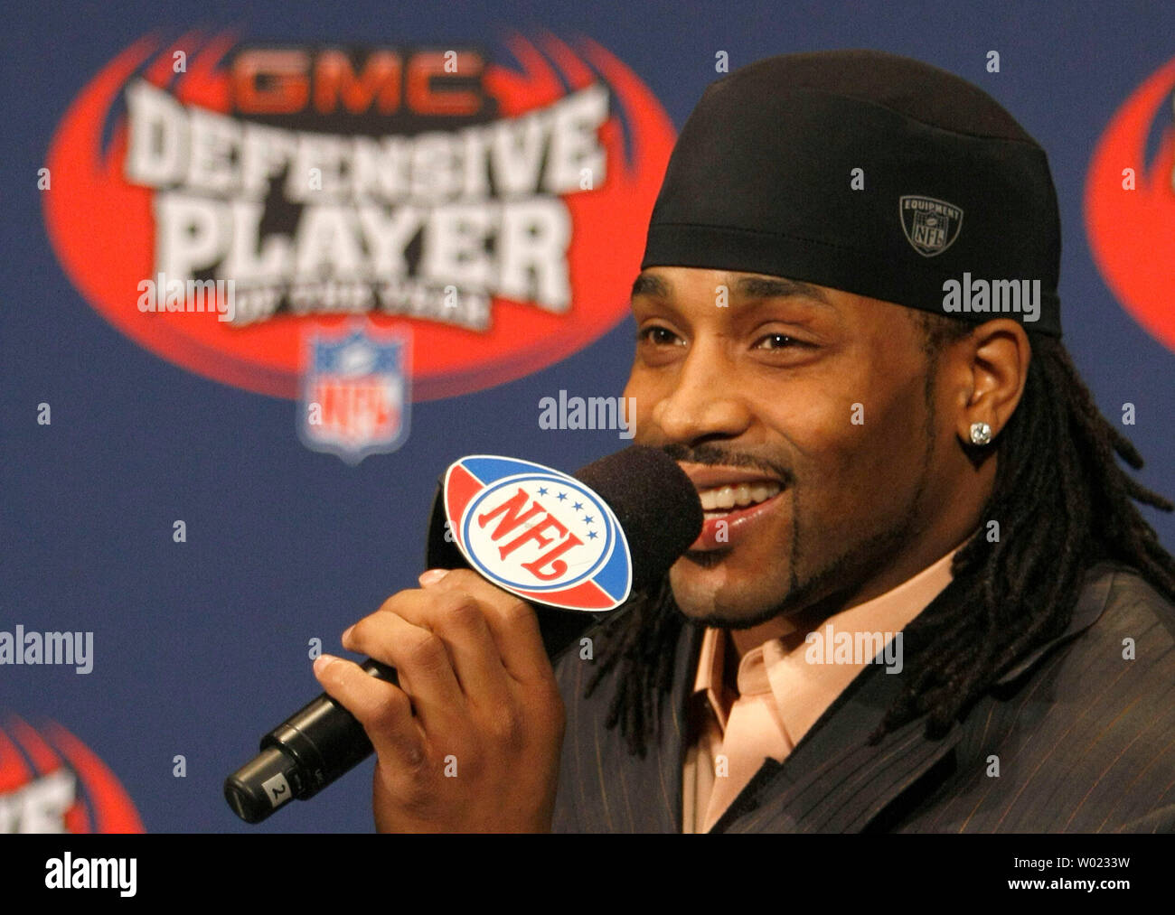 Reward given hi-res stock photography and images - Alamy