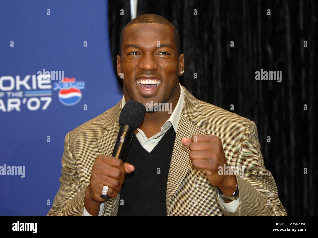 San Francisco 49ers linebacker Patrick Willis, a finalist for the 2007 ...