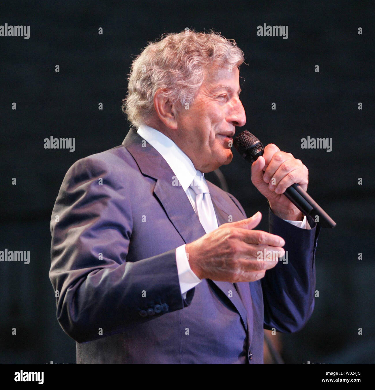 Singer Tony Bennett performs in concert before a packed house at Pala ...