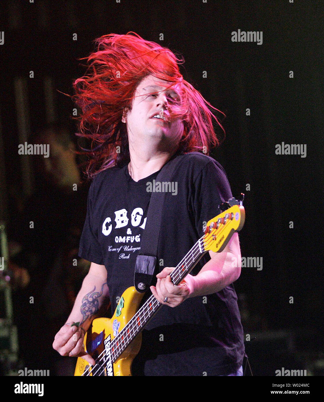 Goo Goo Dolls' bassist Robbie Takac plays from their new CD "Live in ...