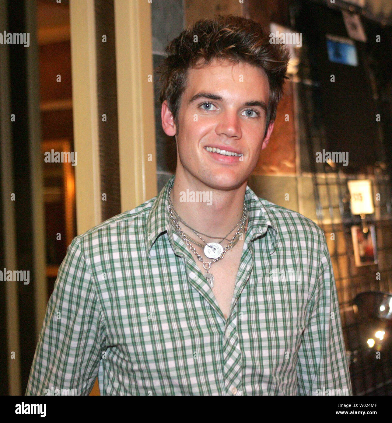 Tyler hilton hi-res stock photography and images - Alamy