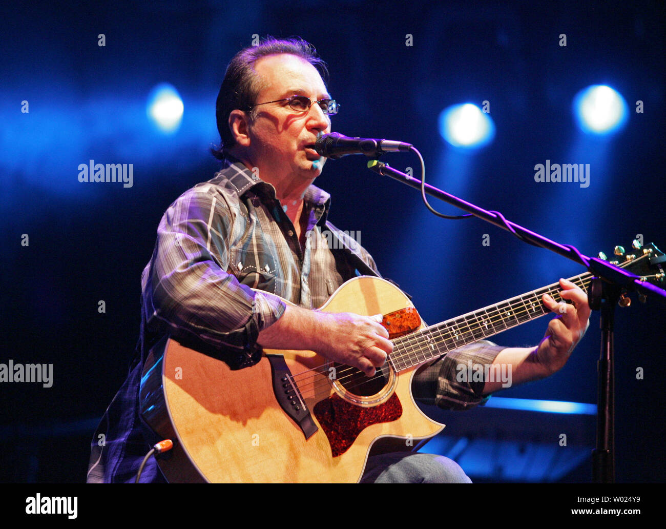 Loggins and messina hi-res stock photography and images - Alamy