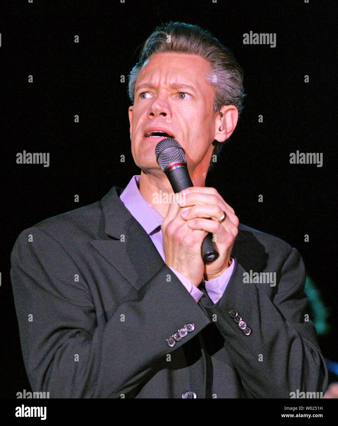 Country singer randy travis hi-res stock photography and images - Alamy
