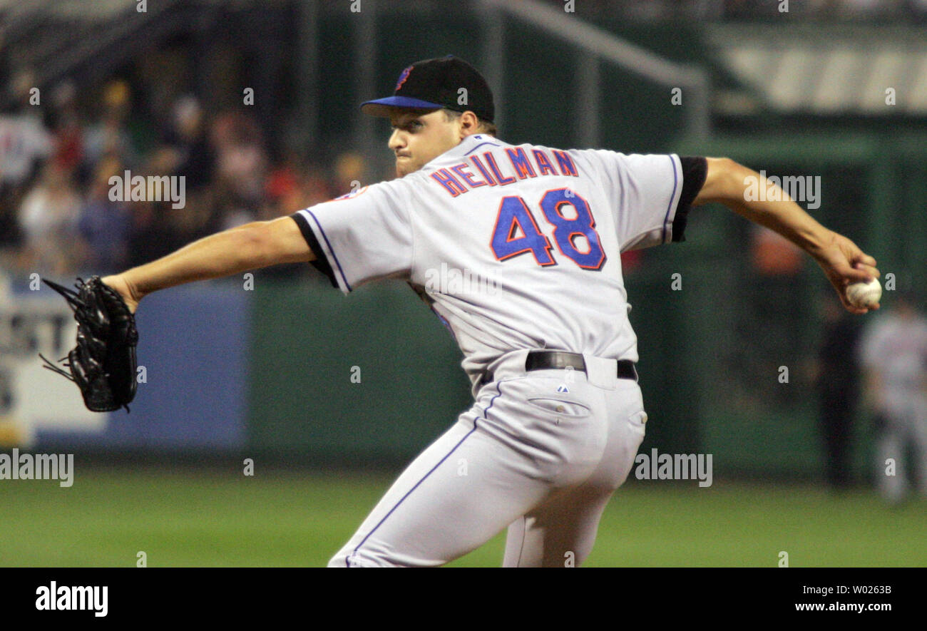 New York Mets Aaron Heilman throws against the Pittsburgh Pirates at ...