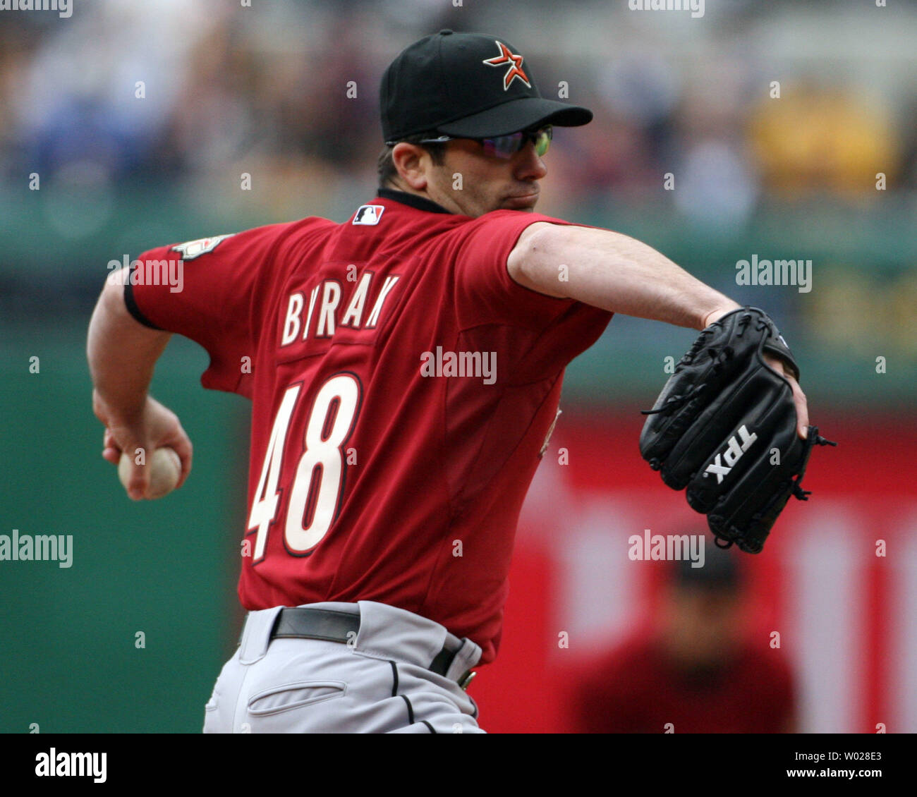 Houston Astros Tim Byrdak (48) comes on in the 3 inning to to relive ...