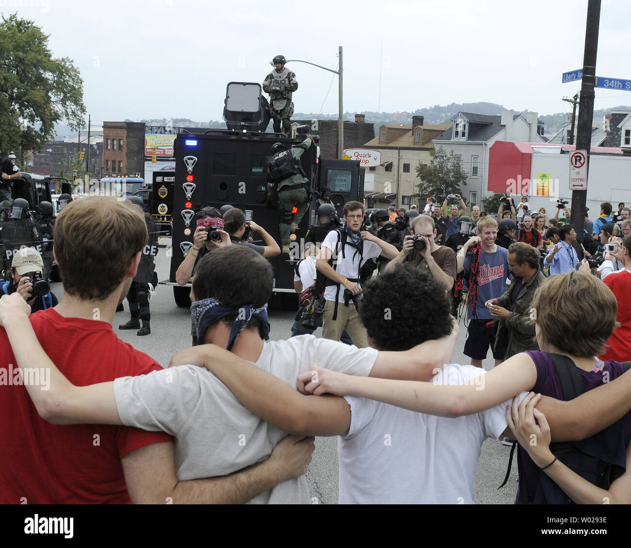 Arms two lines hi-res stock photography and images - Alamy