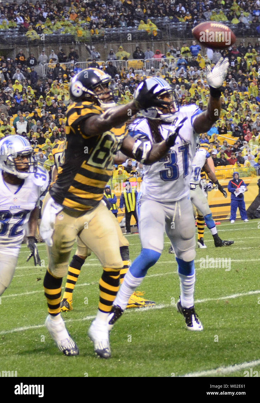 Pittsburgh Steelers wide receiver Jerricho Cotchery (89) misses the ...