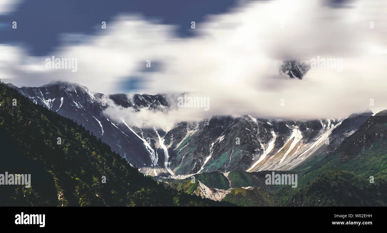 Hailuogou ice waterfall Stock Photo - Alamy