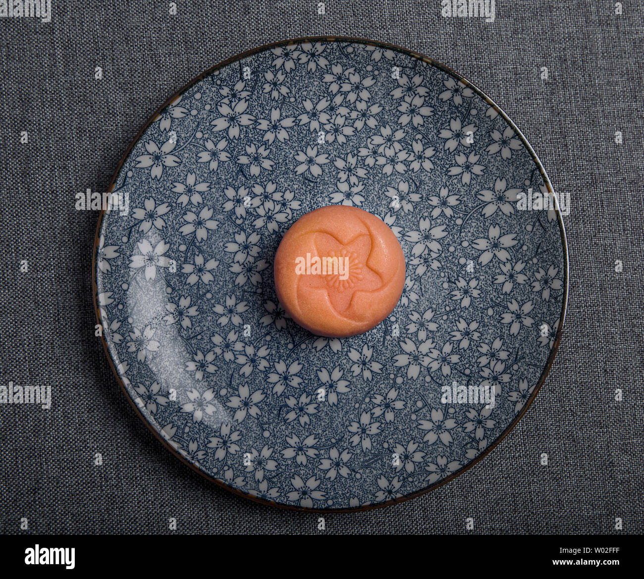 Iced moon cakes hi-res stock photography and images - Alamy