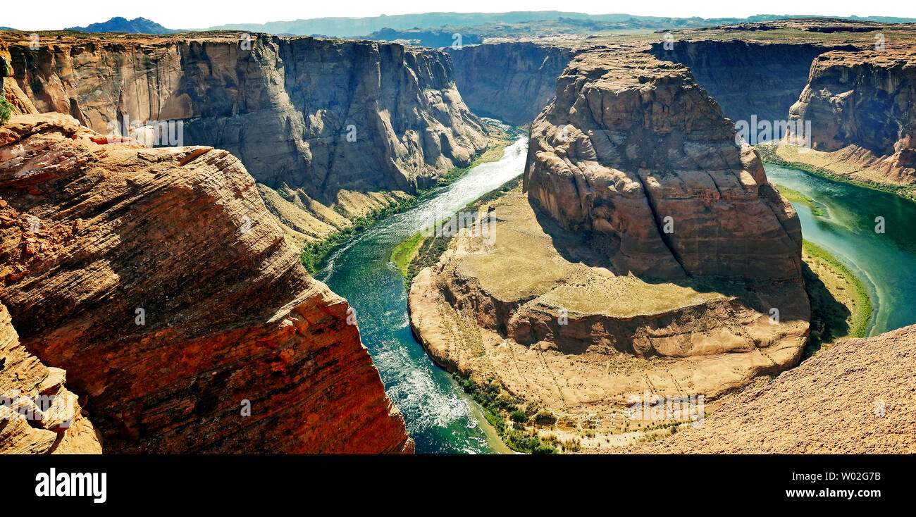 Horseshoe bend of colorado river hi-res stock photography and images ...