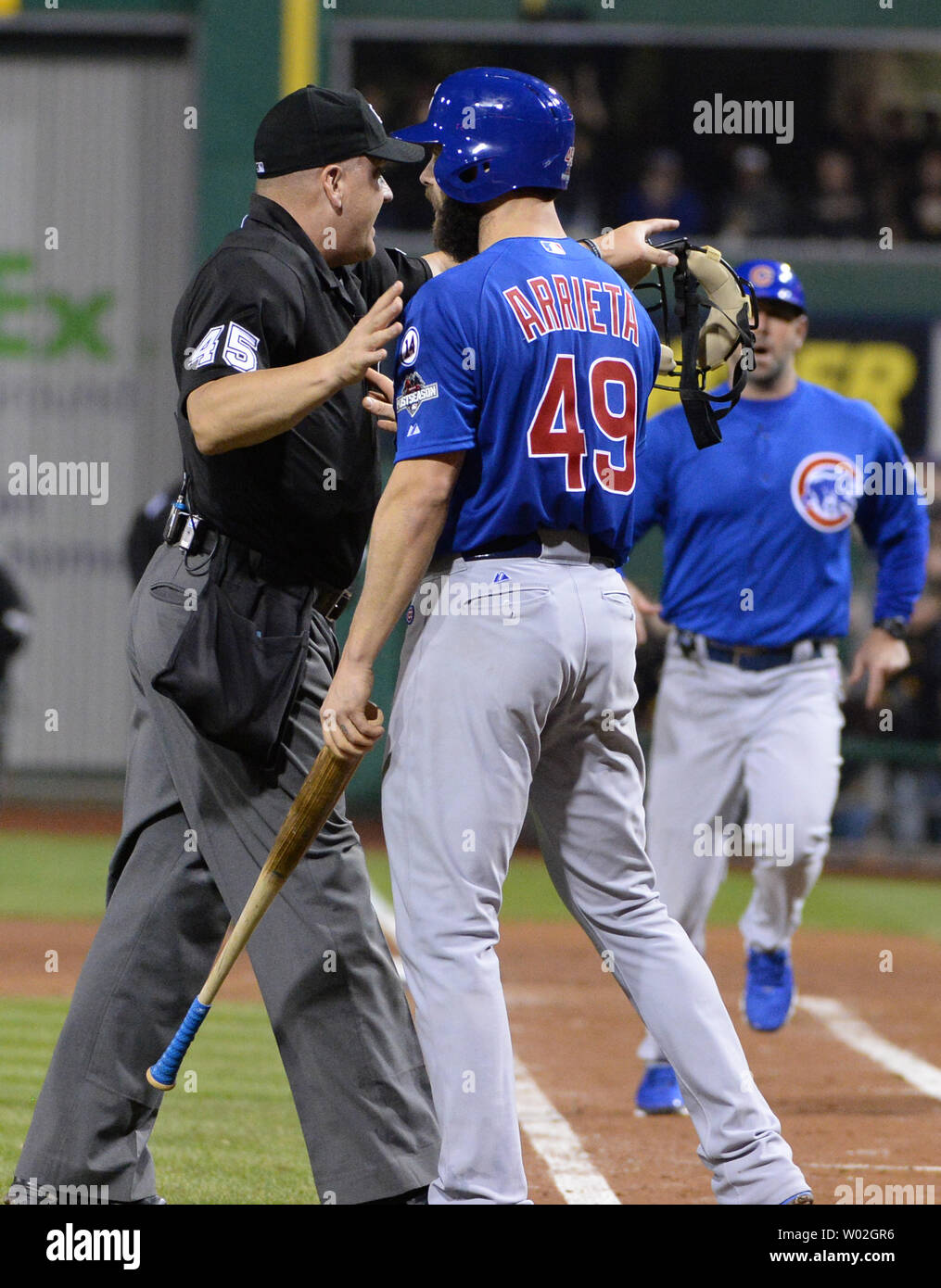Umpire jeff nelson 45 hi-res stock photography and images - Alamy