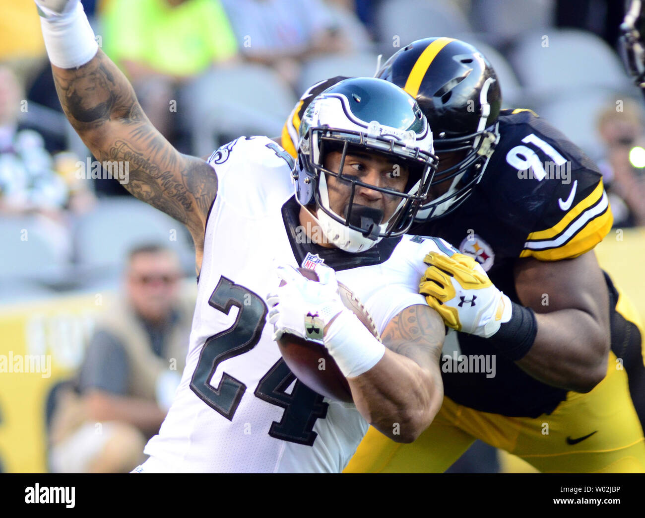 Pittsburgh steelers defensive end stephon tuitt 91 hi-res stock ...