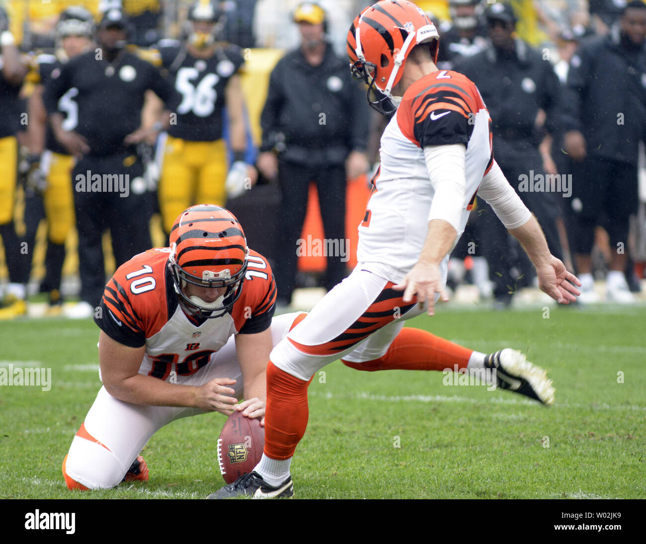Cincinnati bengals kicker hi-res stock photography and images - Alamy