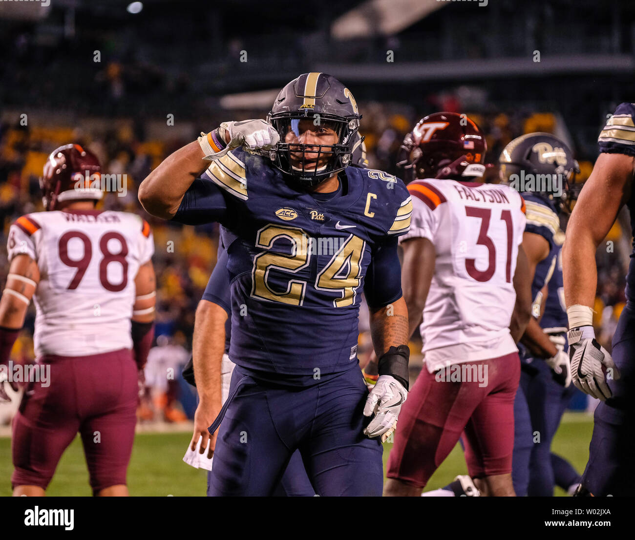 Pittsburgh virginia tech football hi-res stock photography and images ...