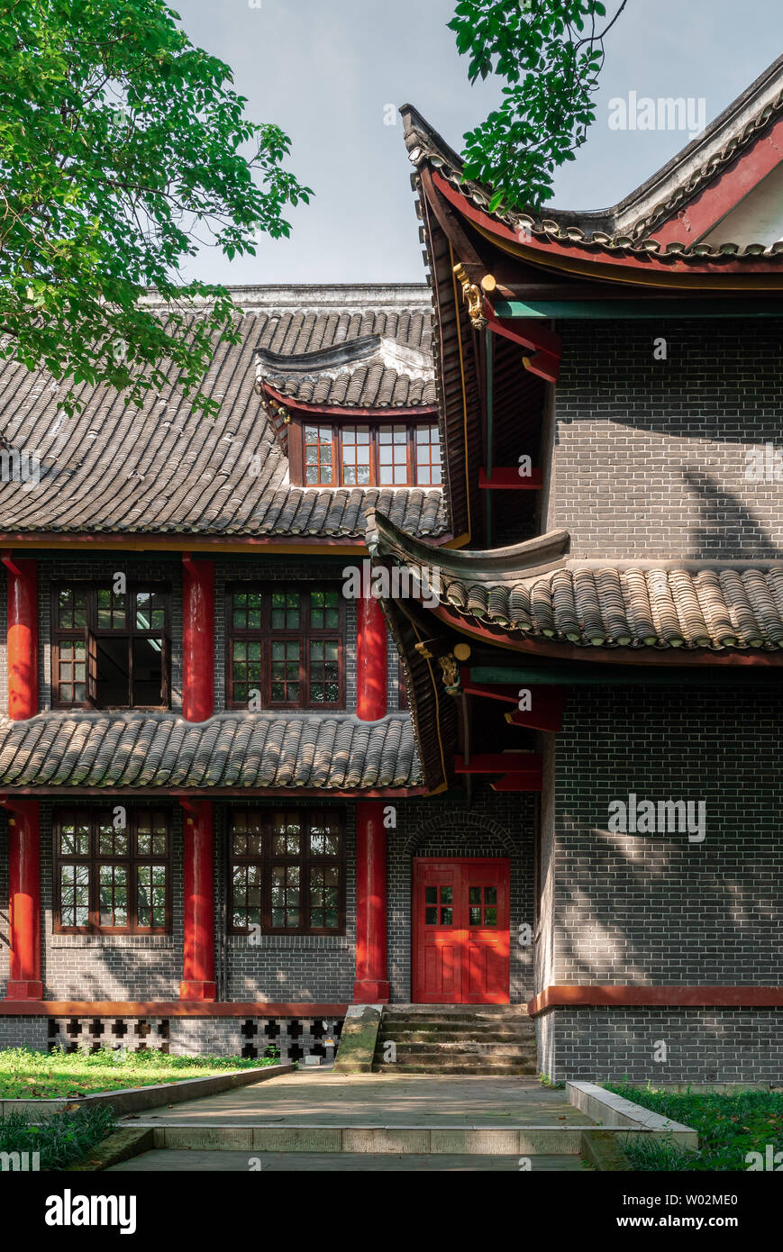Beautiful old style chinese buildings hi-res stock photography and ...