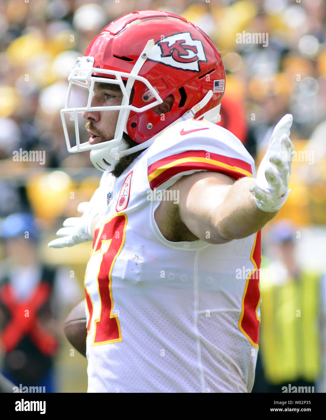 Kansas City Chiefs tight end Travis Kelce (87) celebrates touchdown in ...