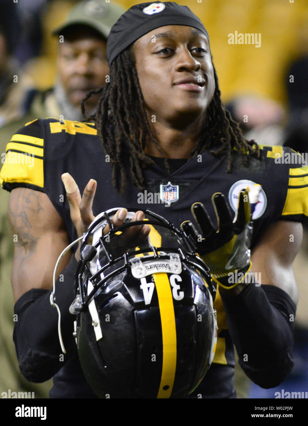 Pittsburgh Steelers strong safety Terrell Edmunds (34) runs off the ...