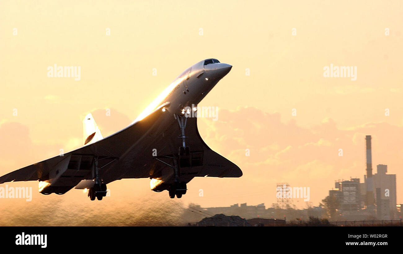 The last British Air Concorde flight takes off on October 24, 2003 from ...