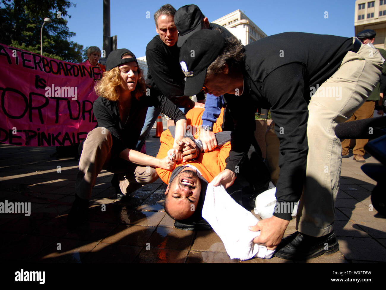 Anti integration protest washington hi-res stock photography and images ...