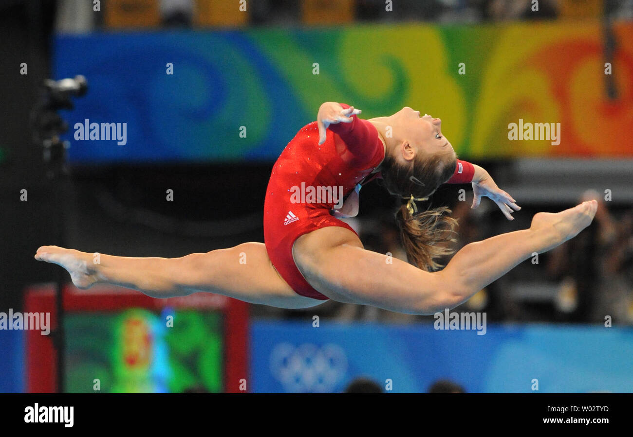 Shawn johnson olympics hi-res stock photography and images - Alamy