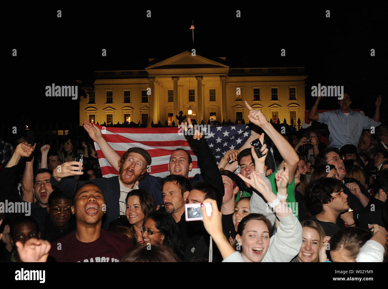 Hundreds celebrate the news Al-Qaida terror leader Osama bin Laden is ...