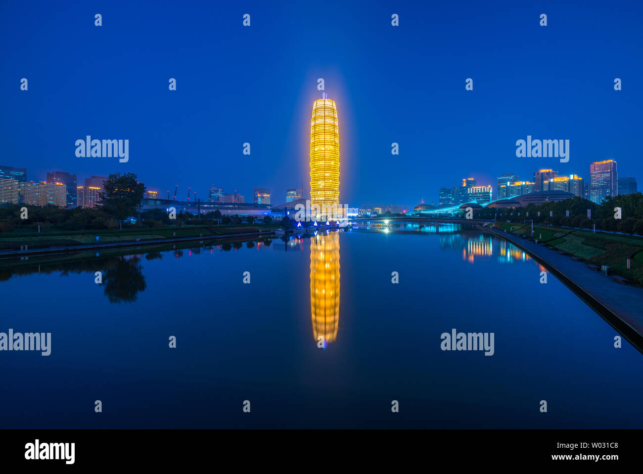 Big corn shadow shadow roads hi-res stock photography and images - Alamy