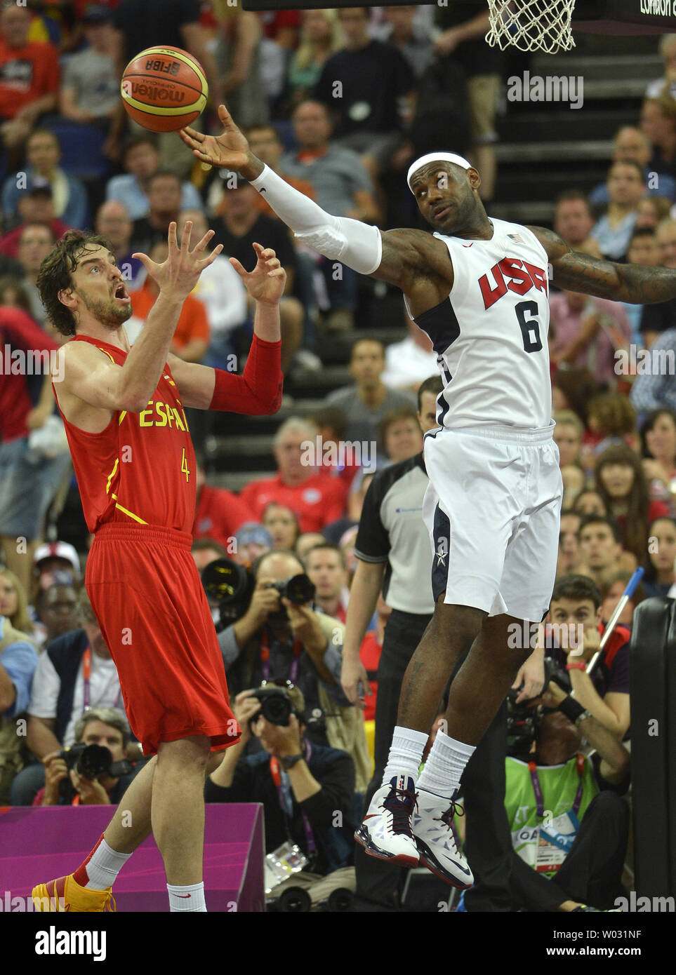 Lebron james 2012 olympics hi-res stock photography and images - Alamy