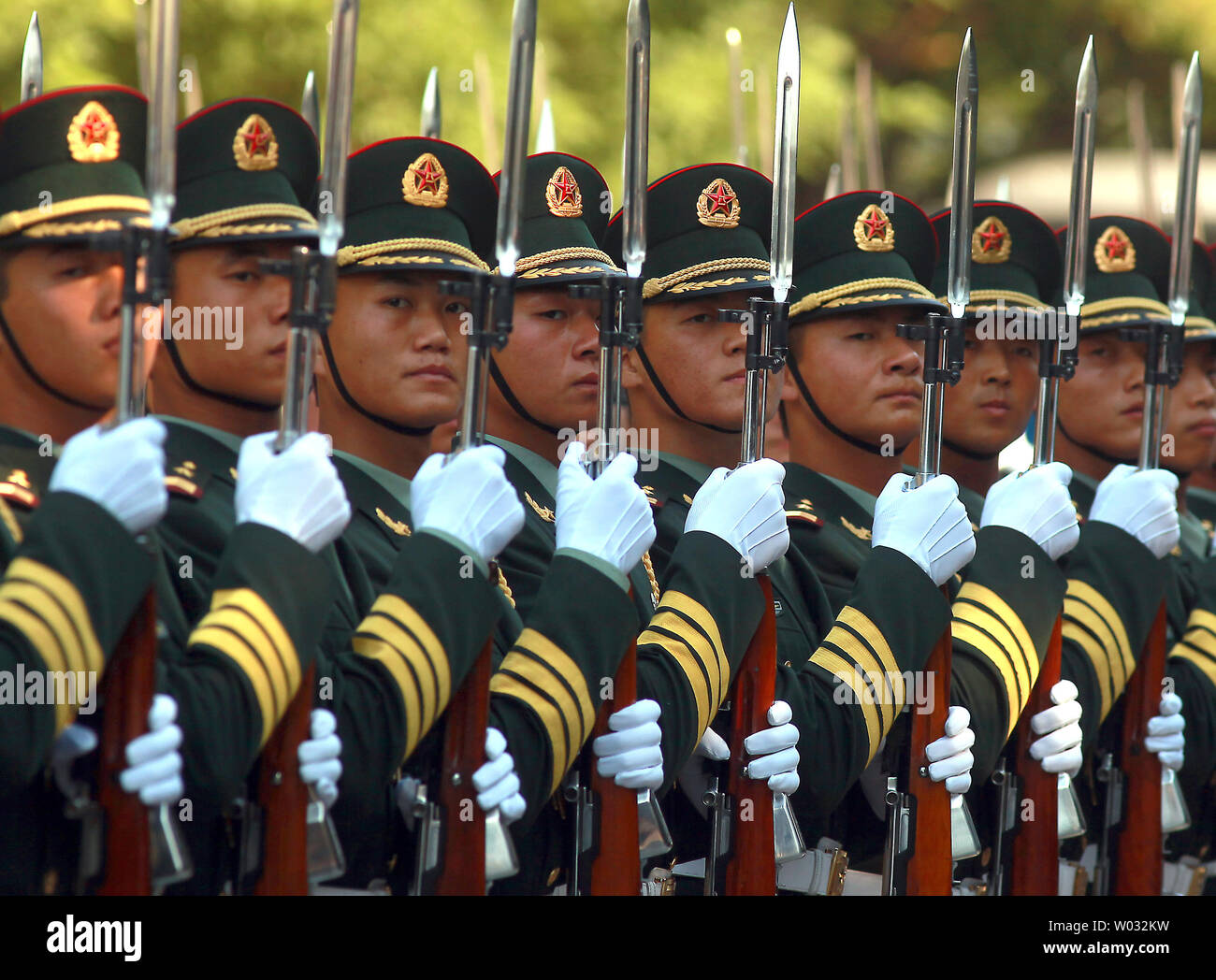 Welcoming posture hi-res stock photography and images - Alamy