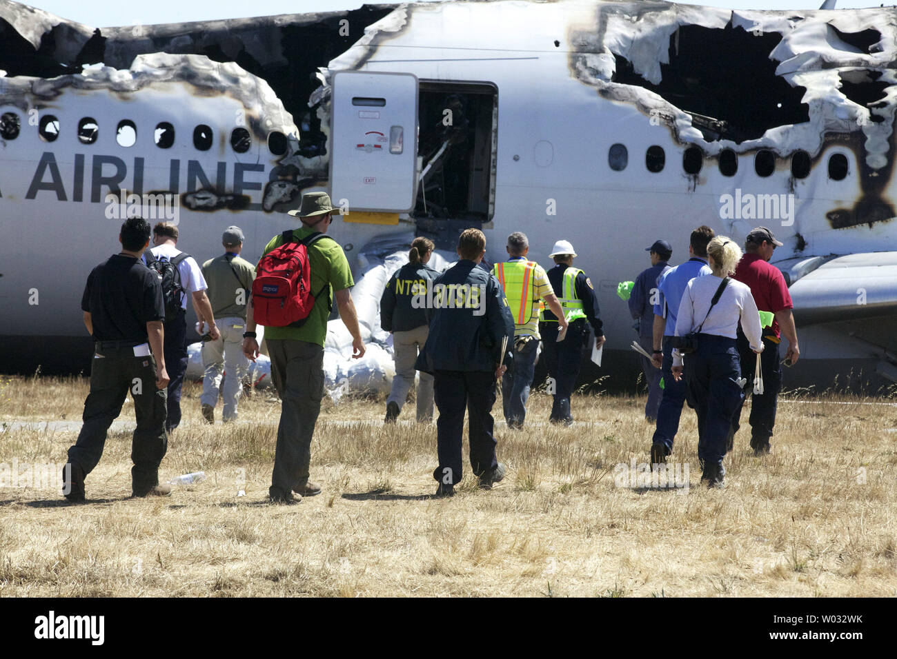 Asiana flight 214 hi-res stock photography and images - Alamy