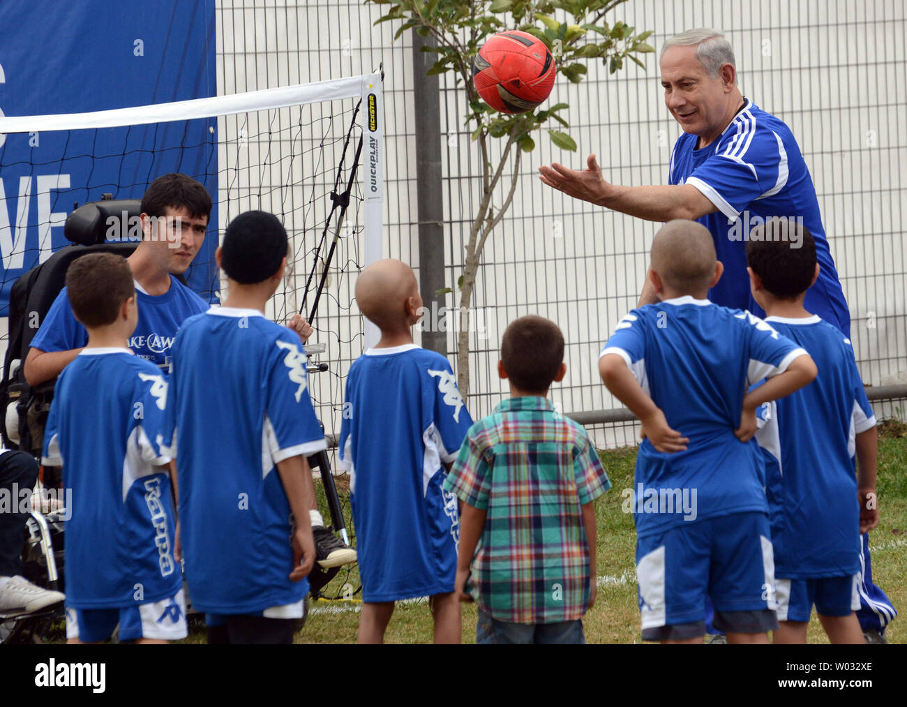 Children with cancer ball hi-res stock photography and images - Alamy