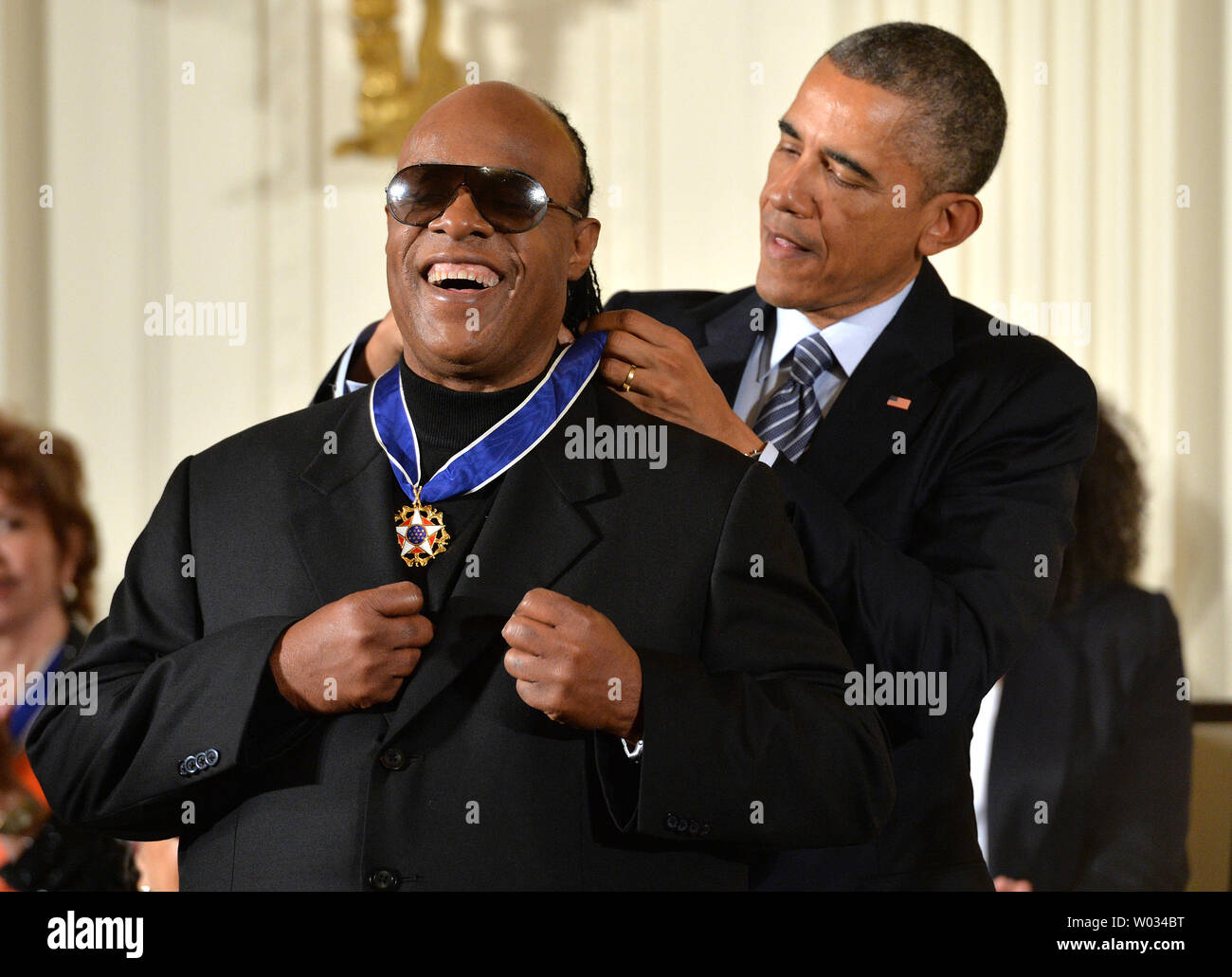 President Barack Obama awards musician Stevie Wonder the Presidential ...